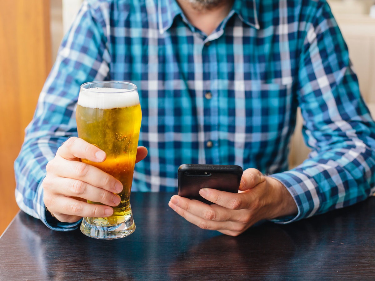 4 Types of Drinking Buddies You Will Meet in this Lifetime - Eat wonky