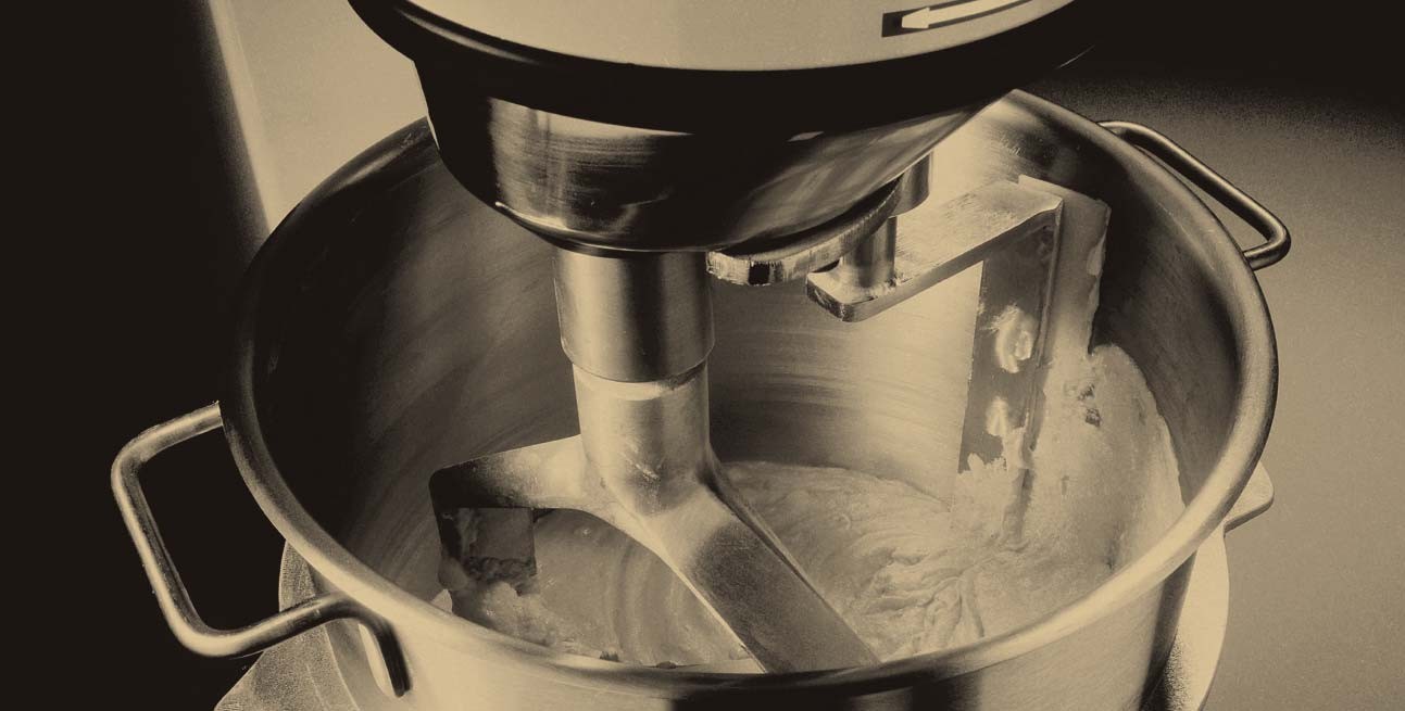 The Evolution of Commercial Mixers: From Manual to High-Tech Models ...